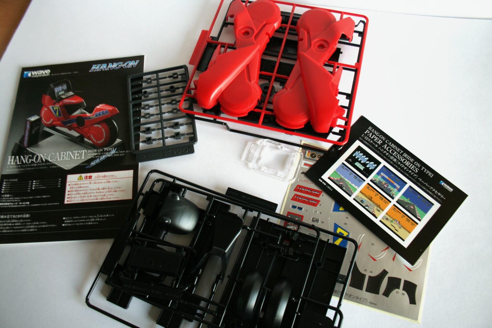 UNBOXING : Wave's Hang-On arcade cabinet model kit | SEGA Nerds